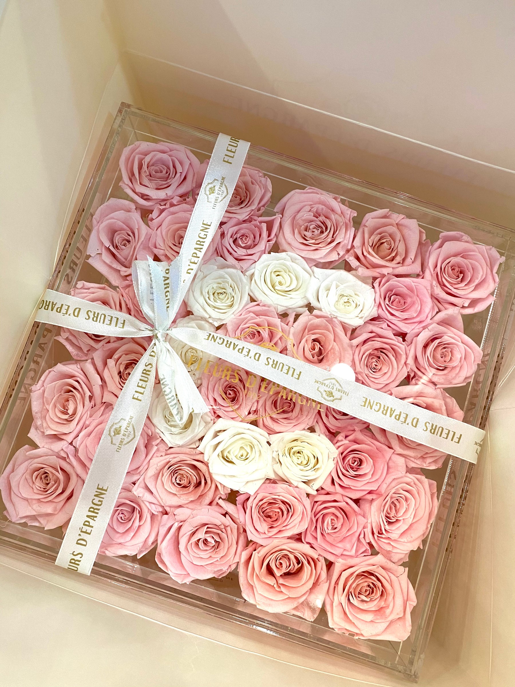 Blue Dream in Classic Rose Bucket | fleursdepargne